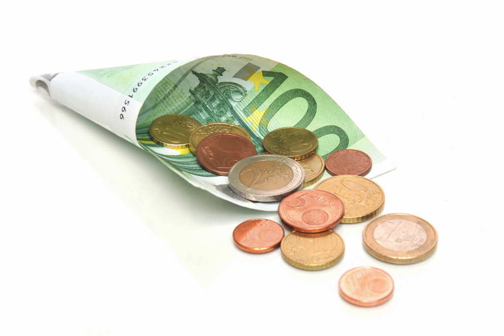 Kā veidojas minimālā alga? | Corsax.lv